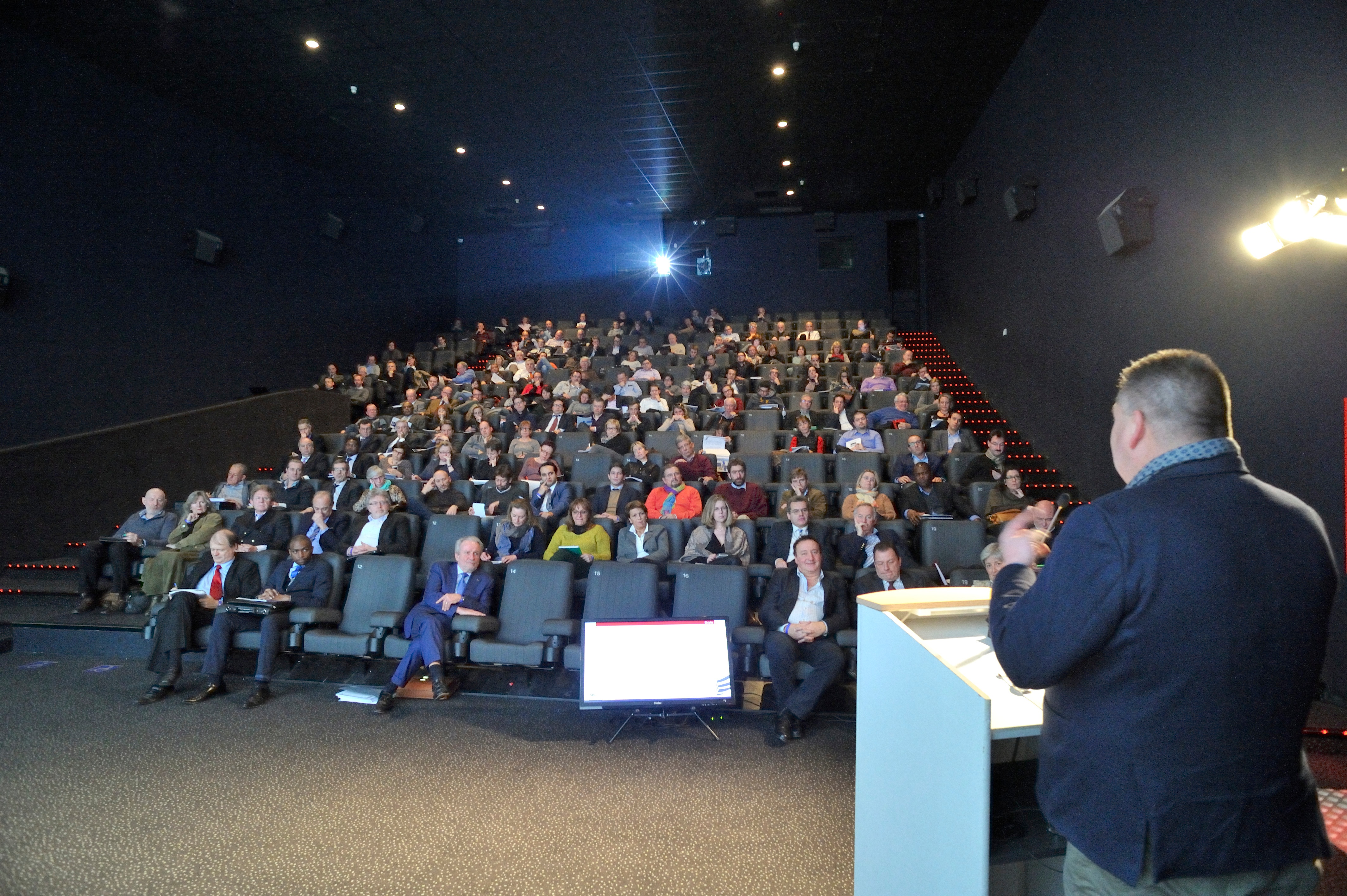 Comment trouver le conférencier idéal pour votre évènement